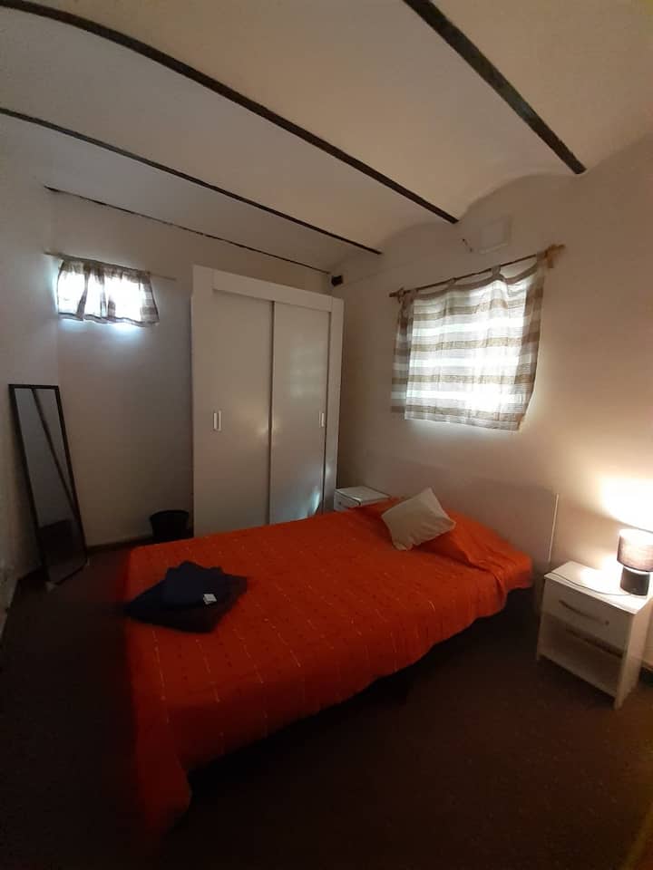 Habitación P.escalera Ambiente Cálido Y Familiar - Montevidéu