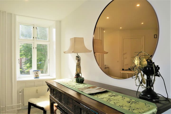 Cosy & Bright 1 Bedroom Minutes From City Centre - Copenhagen