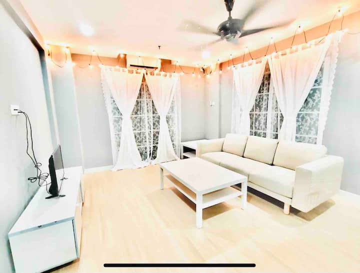 Lovely Champs ÉLysées Suite @ Kampar - Kampar