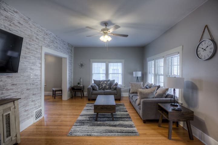 Big Midtown Home! Entertainment Room, Bunk Beds! - Houses for Rent in ...