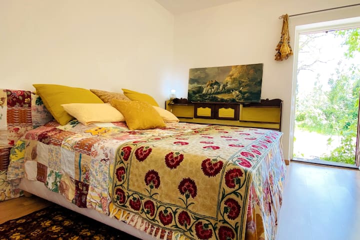 Chambre Normande Sur Verger Entrée  Par Le Jardin - Louviers
