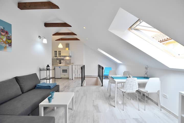 Cosy Loft With Terrace - Sutivan