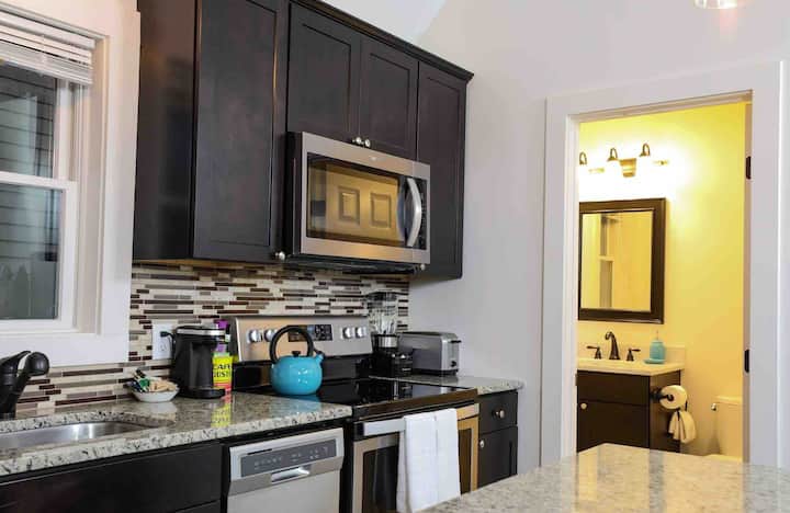 Beautiful Stroll To Beach And All Of Downtown! - Martha's Vineyard, MA