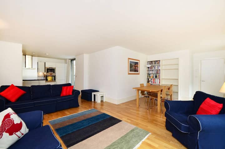Spacious 2 Bed In Arsenal Stadium - London