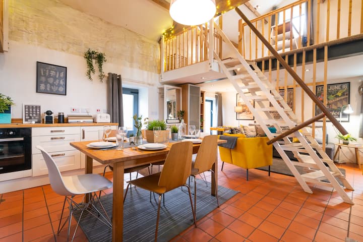 Quirky Peak District Barn Conversion W/pizza Oven - Leek