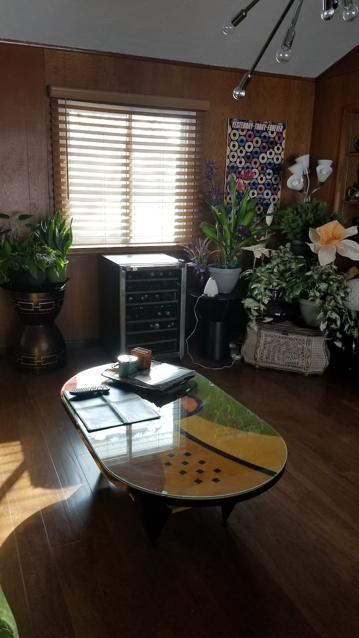 Cozy & Chic - Chagrin Falls, OH