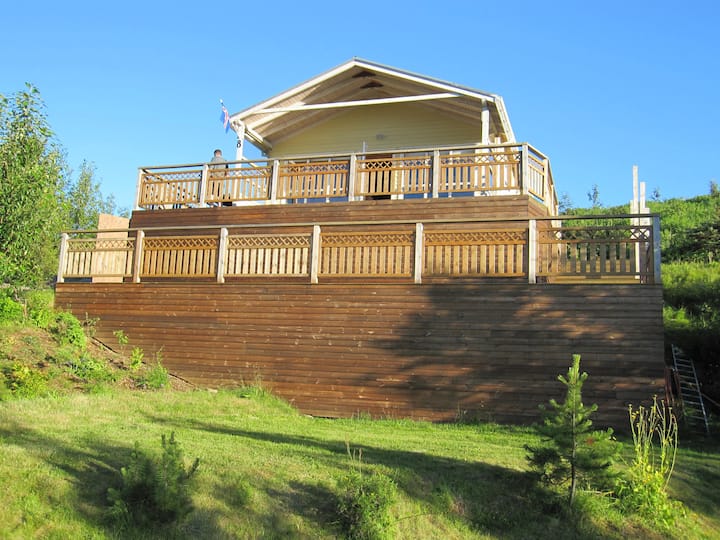 Stunning 5bdrm Mountain Views With A Jacuzzi - Islande