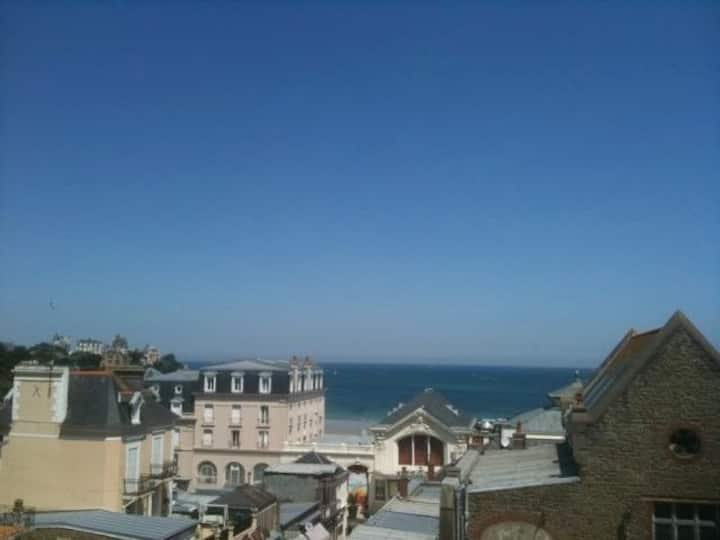 Dinard Centre. Bord De Mer Au Calme. Direct Plage. - Dinard