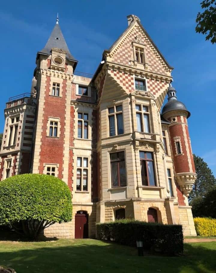 Très Beau Duplex De 55m² Dans Magnifique Château - Houlgate