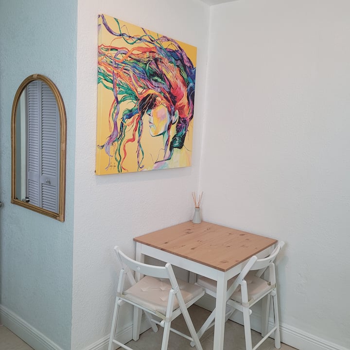 Private Guest Room Near Coral Gables And Calle 8 - Coral Gables, FL