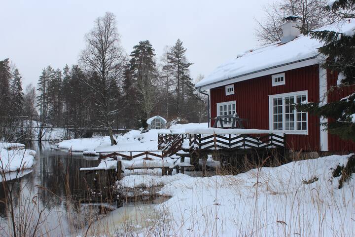 Cozy Cottage Near Mullsjö Skicenter - Mullsjö