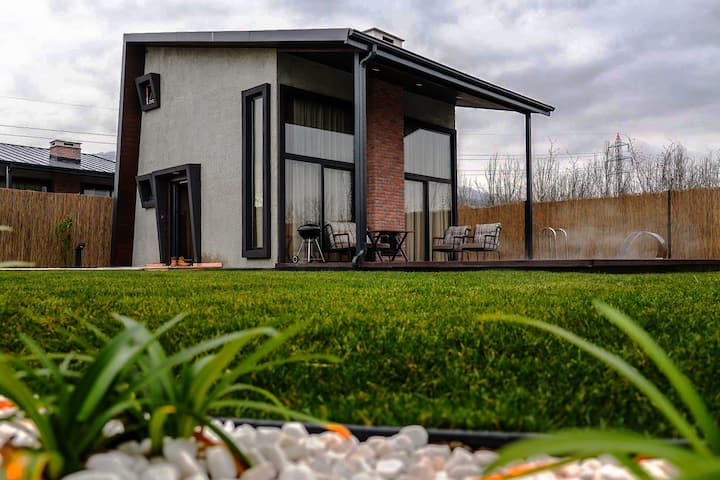 Vital Göl Deluxe Garden Isıtmalı Havuzlu - Başiskele