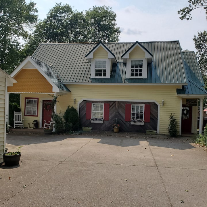 Private Loft Apt Downtown Franklin - Pets Allowed - Franklin