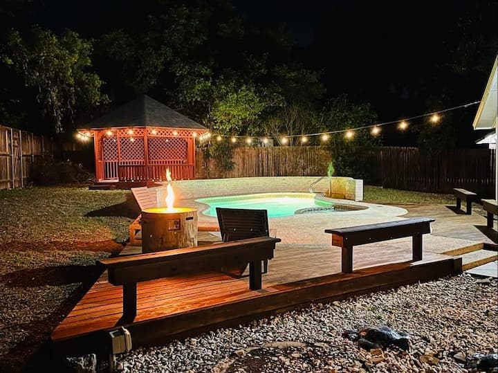 Newly Remodeled 5/3.5 Home With Heated Pool - San Antonio, TX