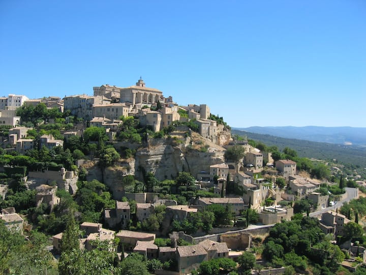 Un Havre De Paix Et De Soleil - Gordes