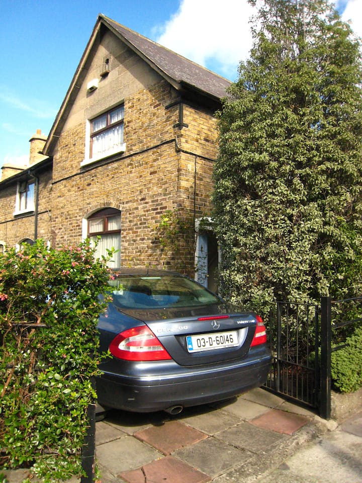 City Centre Home With Parking. - Dublin