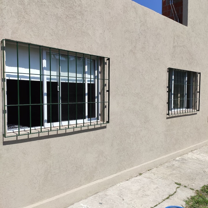 Excelente Casa Con Amplio Espacio. - Bella Vista