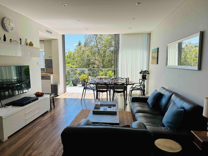 Walkable To Station/3 Brs 2 Baths Apartment - Hornsby