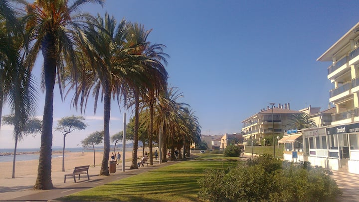 Apto. 1ª Línea De Playa 4/5 Plazas. - Cambrils