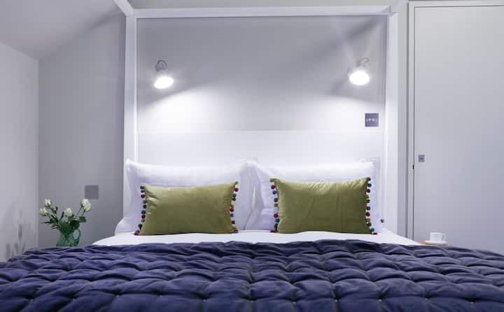 Special King-size Room In Unique Barn Conversion - York
