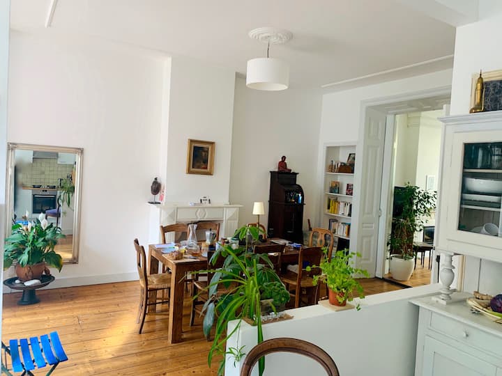 Fantastic Ground Apartment  3km From The Beach - Rijswijk