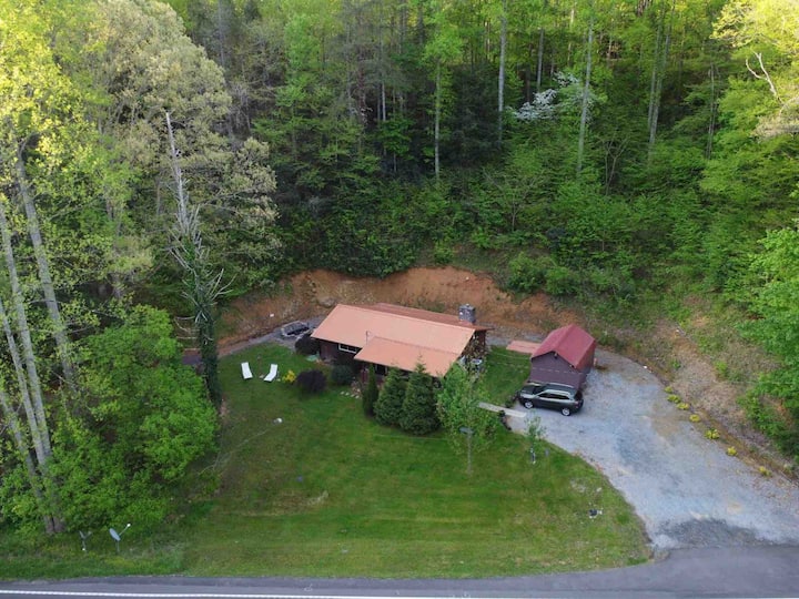 Dancing Bear Cabin - Tennessee