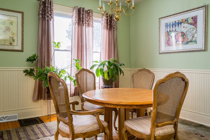 Troy-alluring Victorian - Troy, NY