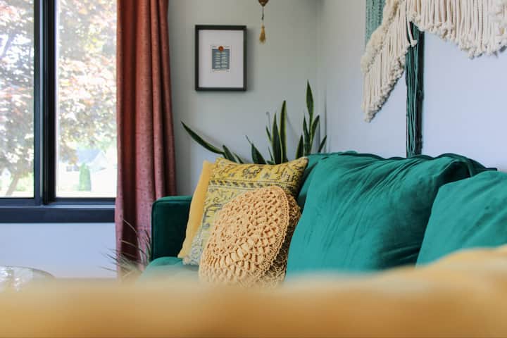 Stay & Shop The Boho Room Entire 3 Bed, 1 Bath - 京斯敦