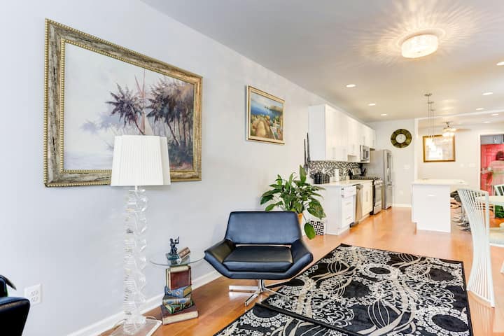 Lovely Renovated House, Stretch Out Gym Tvs - Baltimore, MD