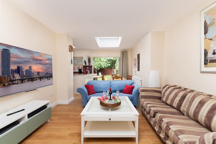 Lovely 3 Bedroom Apartment With Garden + Parking - London