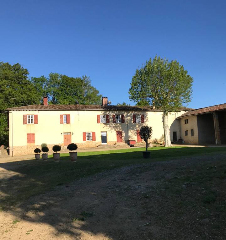Belle Propriété Avec Piscine - Ain