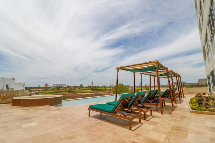2 Albercas, 1 Con Vista A Campo De Golf En Marina - Mazatlan