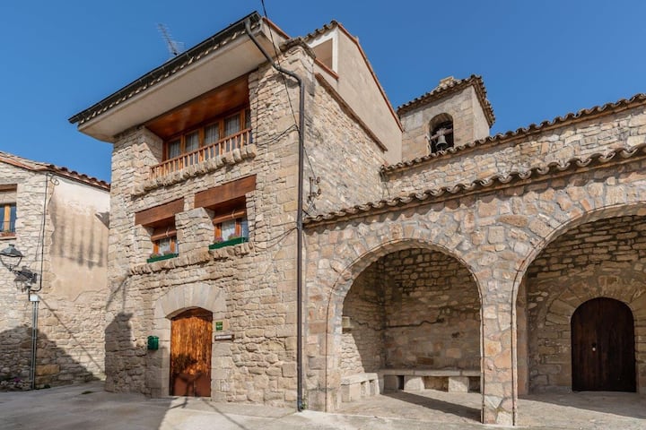 Casa  Con Piscina 1 Hora De Barcelona. <Br>alquiler Integro. - Rubió