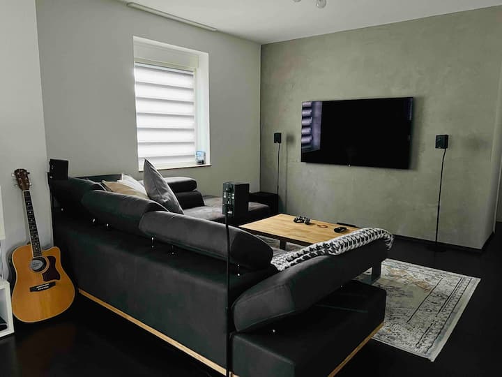 Luxoriöse Wohnung Mit Kostenlosem Parkplatz - Kaiserslautern