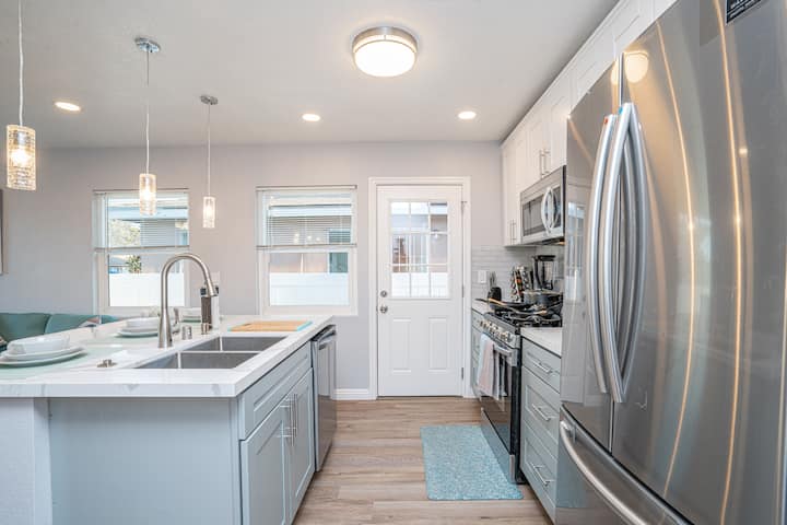 House #B Short Walking Distance To Gaylord Resorts - Chula Vista, CA