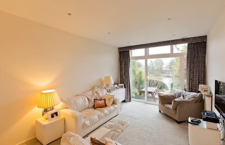 Feltham Holiday Rentals & Homes - England, United Kingdom | Airbnb