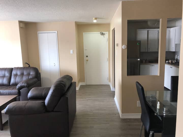 Convenient 2 Bedroom By Pearson - Mississauga