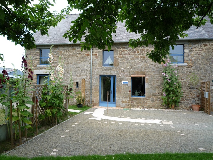 Maison Bleue Du Val 100m2 Mont Saint Michel - ibis Pontorson Baie Du Mont Saint Michel