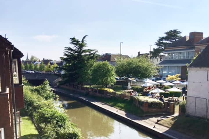 Waterside Studio, 1st Floor, Town Centre, Parking! - Stratford-upon-Avon