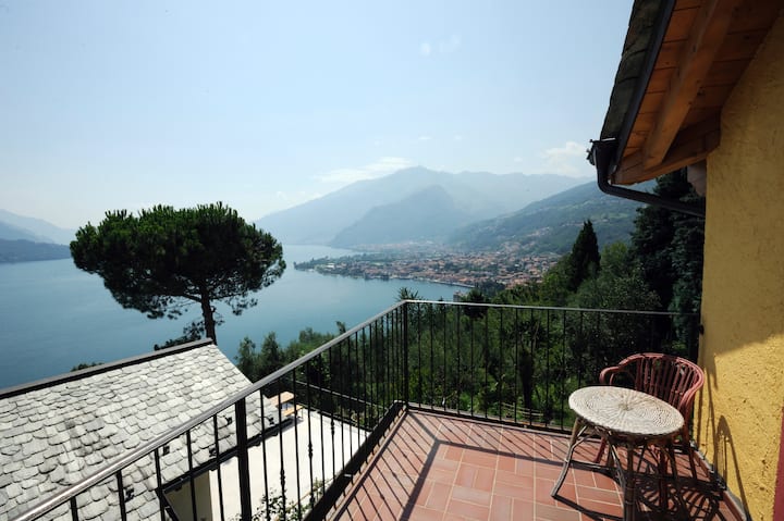Roccolo, Overlooking The Lake - Domaso