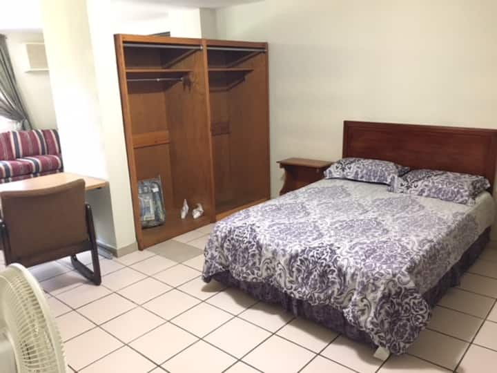 Studio In Quiet And Gated Townhouse Complex - Port-au-Prince