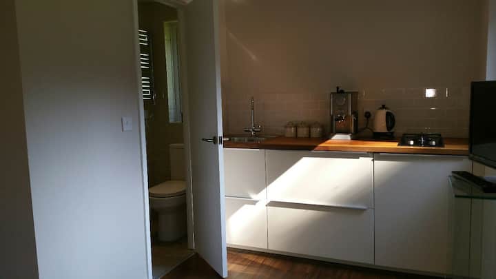 Self Contained Cabin In Picturesque Countryside - Brighton & Hove
