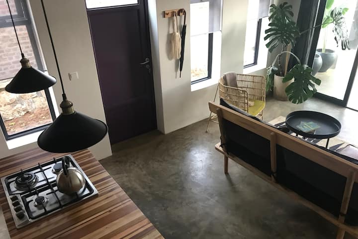 The Purple Door - A One Bedroom In Kacyiru - Kigali