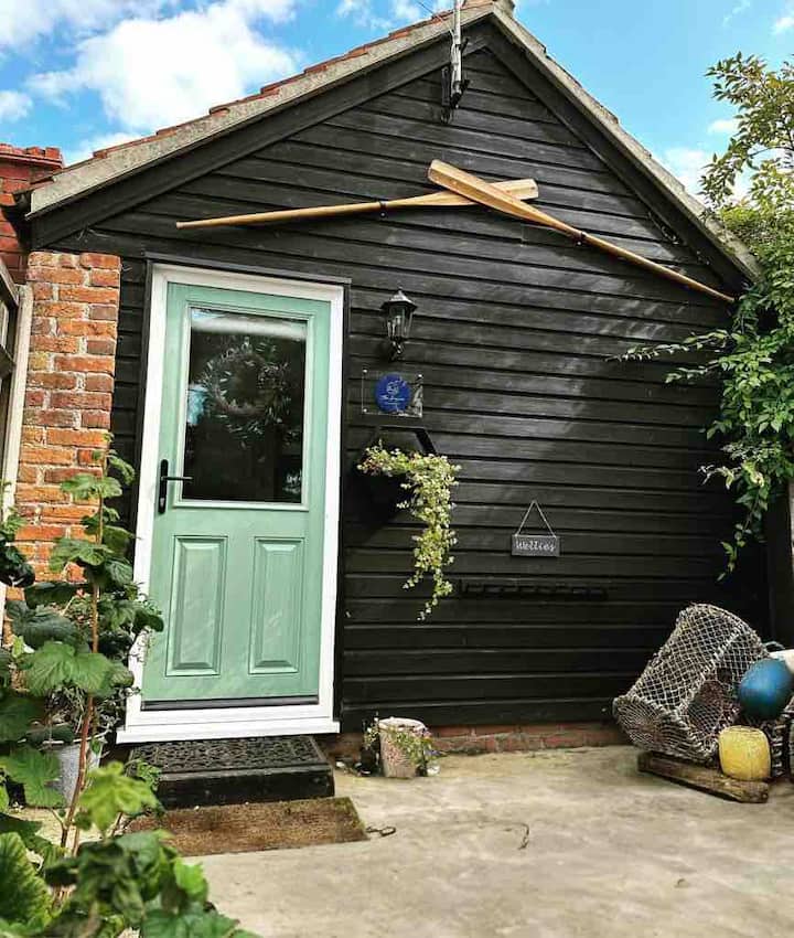 Coastal Dog Friendly Barn, With Private Garden. - North Walsham