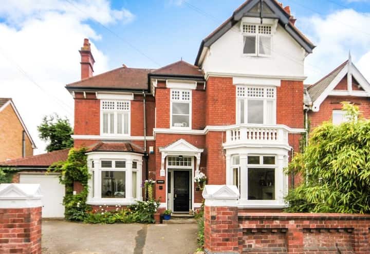 Stylish Period Home: 7 Bed - Child Friendly! - Shropshire