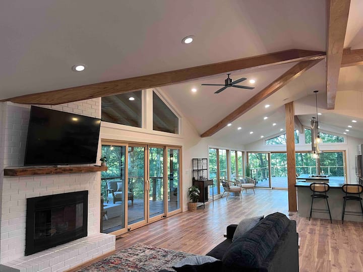 Lakehouse- Dock, Hottub, Gameroom, Firepit, Views - Gainesville, GA