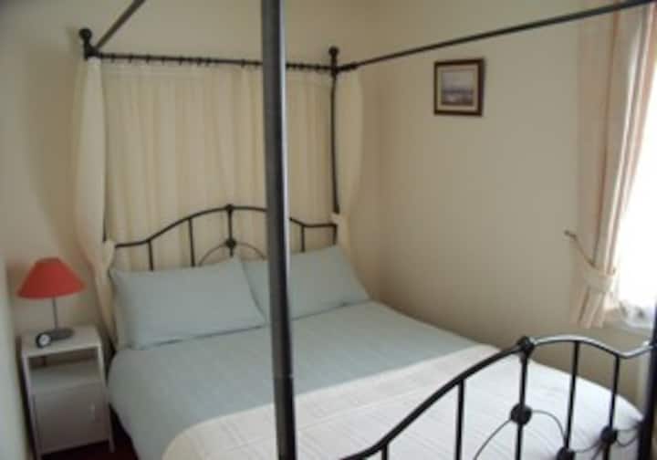 The Boathouse Guest House (All Rooms) - Boat of Garten