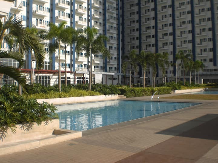 Condominium In The Middle Of Manila (No Balcony) - Metro Manila