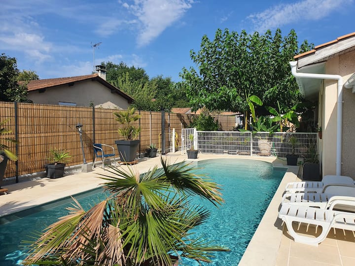 Maison Cosy Avec Piscine Terrasse Arboré Agréable - Mérignac