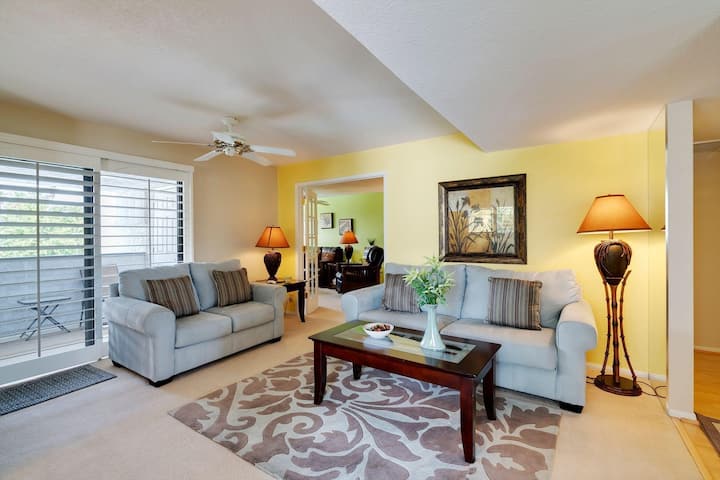 Paradise In Palm Springs, Cozy Condo 2bdr/2ba + Den, Balcony With Pool View - Cathedral City, CA